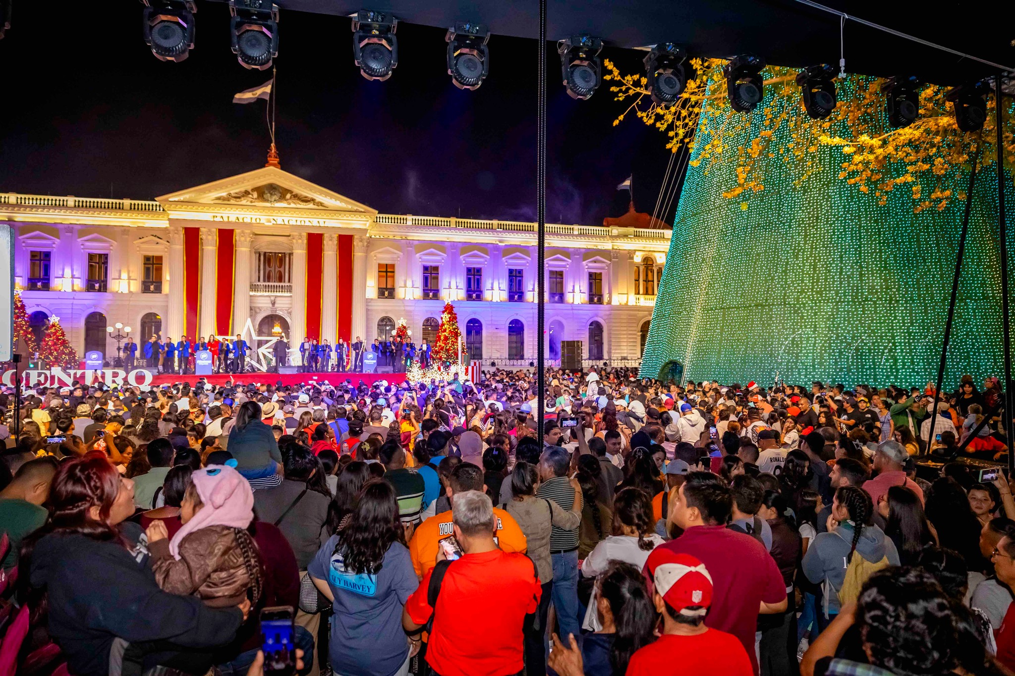 Christmas in El Salvador | Latina Republic