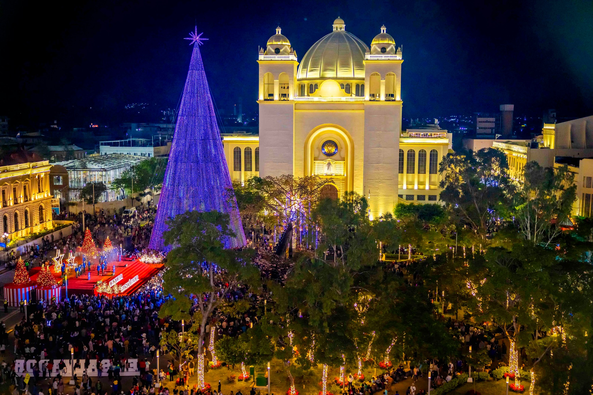 Christmas in El Salvador | Latina Republic