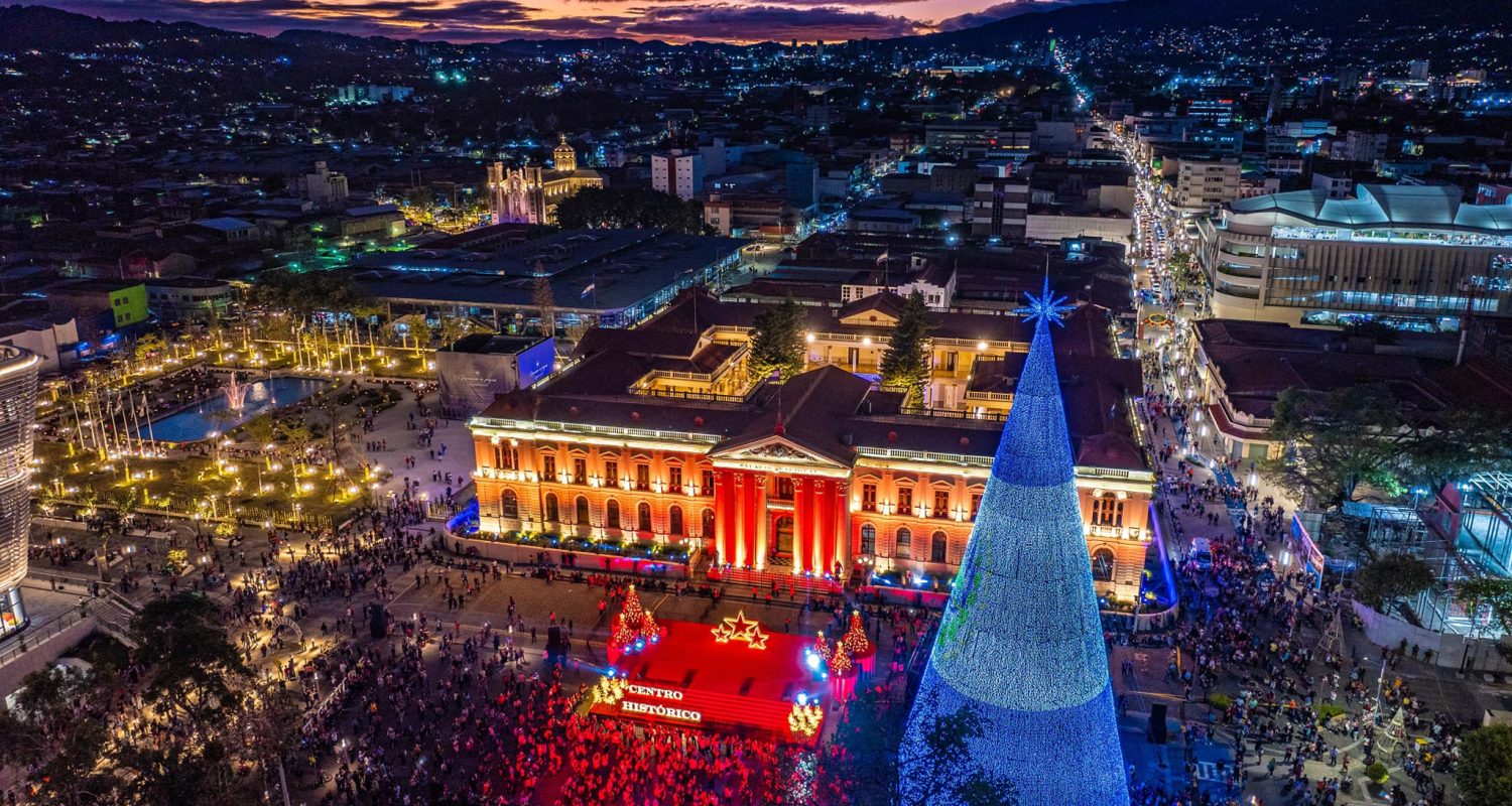 Christmas in El Salvador | Latina Republic